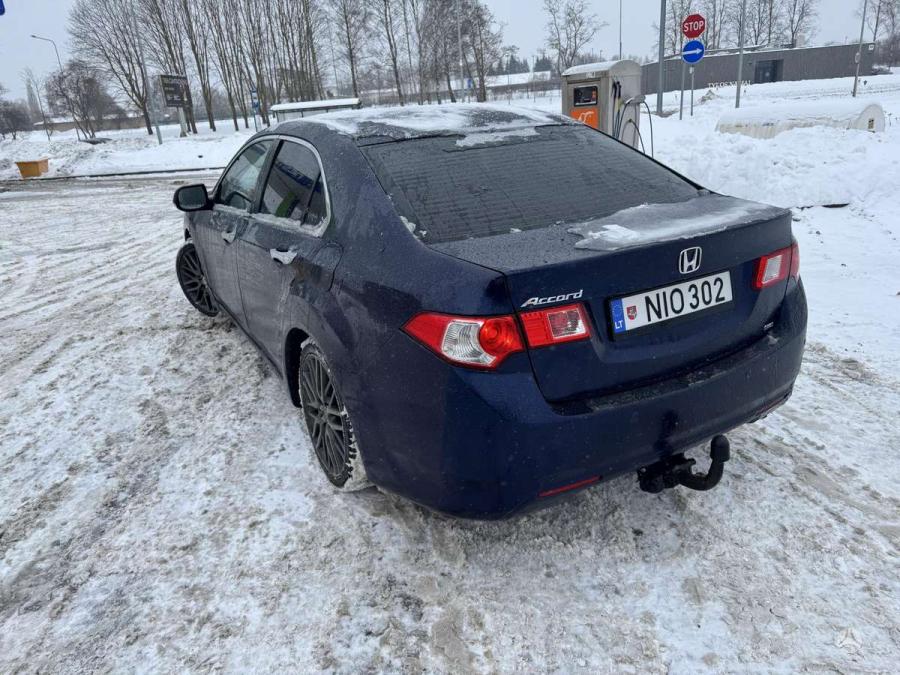 Blue Honda Accord 2009 in Kaunas, with an engine capacity of 2.20 L and mileage of 296 thousand km for 2900 €, photo 3 on AUTOMOTO.COM.LV