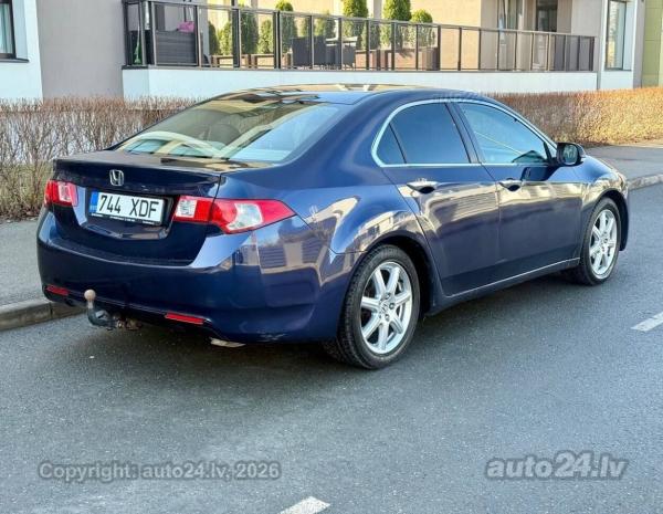 Blue Honda Accord 2009 in Tallinn, with an engine capacity of 2.20 L and mileage of 288 thousand km for 2499 €, photo 2 on AUTOMOTO.COM.LV