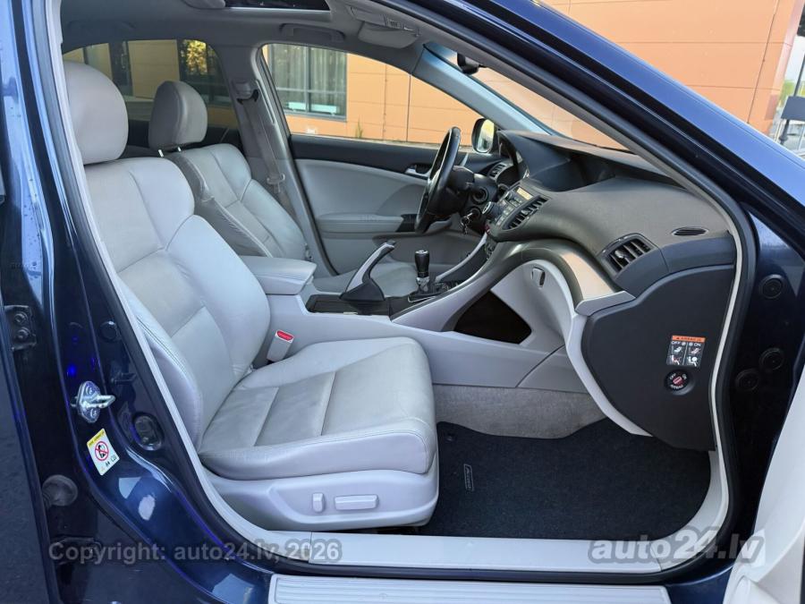 Zils Honda Accord 2009 Tallina, ar dzinēja tilpumu 2.20 L un nobraukumu 315 tūkst. km par 3500 €, foto 11 vietnē AUTOMOTO.COM.LV