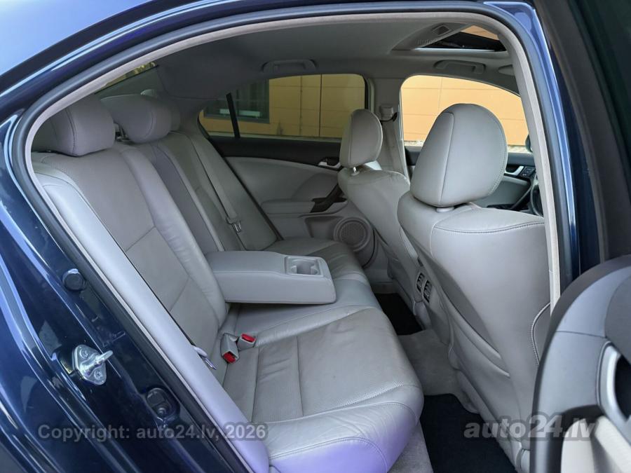 Zils Honda Accord 2009 Tallina, ar dzinēja tilpumu 2.20 L un nobraukumu 315 tūkst. km par 3500 €, foto 12 vietnē AUTOMOTO.COM.LV