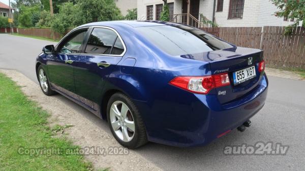 Blue Honda Accord 2009 in Tallinn, with an engine capacity of 2.20 L and mileage of 297 thousand km for 5790 €, photo 5 on AUTOMOTO.COM.LV