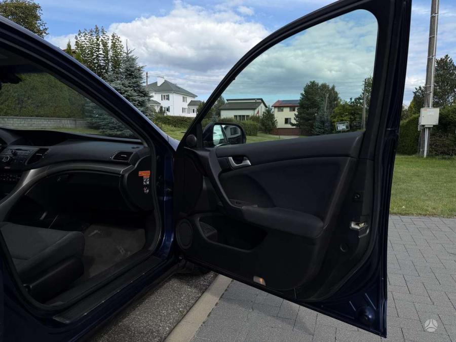 Blue Honda Accord 2009 in Vilnius, with an engine capacity of 2.00 L and mileage of 226 thousand km for 3450 €, photo 21 on AUTOMOTO.COM.LV