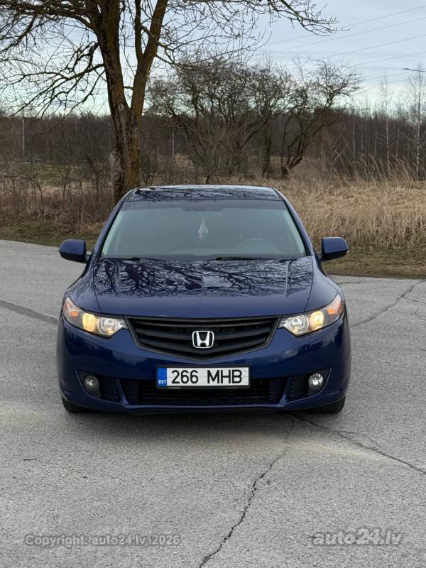 Zils Honda Accord 2011 Tallina, ar dzinēja tilpumu 2.00 L un nobraukumu 290 tūkst. km par 5500 €, foto 1 vietnē AUTOMOTO.COM.LV