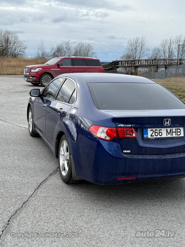 Zils Honda Accord 2011 Tallina, ar dzinēja tilpumu 2.00 L un nobraukumu 290 tūkst. km par 5500 €, foto 3 vietnē AUTOMOTO.COM.LV