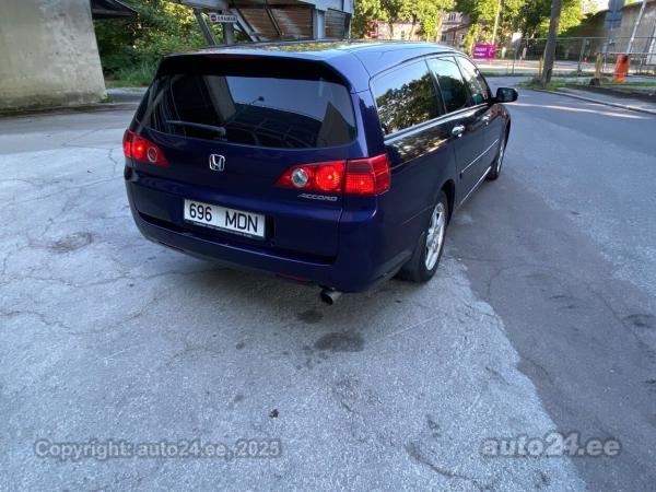 Zils Honda Accord 2003 Tallina, ar dzinēja tilpumu 2.00 L un nobraukumu 180 tūkst. km par 3200 €, foto 5 vietnē AUTOMOTO.COM.LV