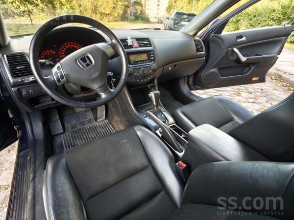 Blue Honda Accord 2003 in Riga, with an engine capacity of 2.00 L and mileage of 215 thousand km for 1900 €, photo 6 on AUTOMOTO.COM.LV