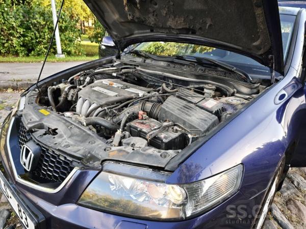 Blue Honda Accord 2003 in Riga, with an engine capacity of 2.00 L and mileage of 215 thousand km for 1900 €, photo 10 on AUTOMOTO.COM.LV