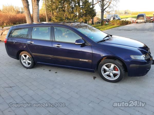 Zils Honda Accord 2004 Tiri, ar dzinēja tilpumu 2.20 L un nobraukumu 243 tūkst. km par 2400 €, foto 4 vietnē AUTOMOTO.COM.LV