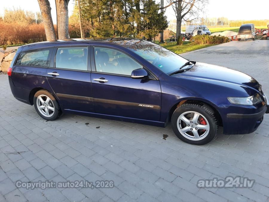 Blue Honda Accord 2004 in Turi, with an engine capacity of 2.20 L and mileage of 243 thousand km for 2400 €, photo 5 on AUTOMOTO.COM.LV