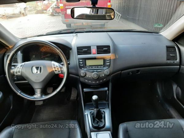 Zils Honda Accord 2004 Tiri, ar dzinēja tilpumu 2.20 L un nobraukumu 243 tūkst. km par 2400 €, foto 8 vietnē AUTOMOTO.COM.LV