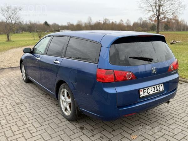 Zils Honda Accord 2004 Kuldīga, ar dzinēja tilpumu 2.00 L un nobraukumu 275 tūkst. km par 400 €, foto 5 vietnē AUTOMOTO.COM.LV