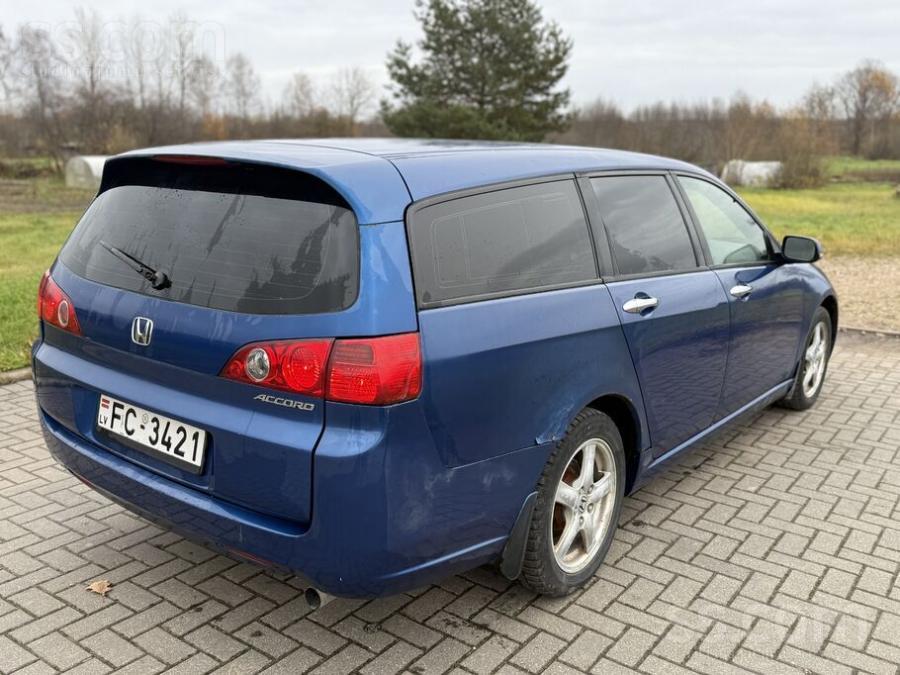 Zils Honda Accord 2004 Kuldīga, ar dzinēja tilpumu 2.00 L un nobraukumu 275 tūkst. km par 400 €, foto 5 vietnē AUTOMOTO.COM.LV