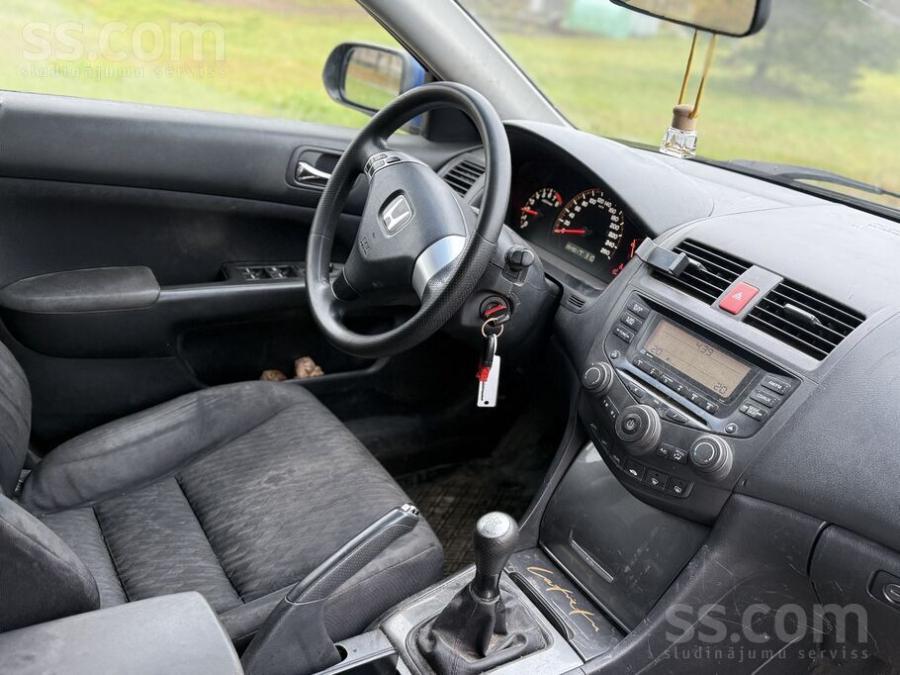 Zils Honda Accord 2004 Kuldīga, ar dzinēja tilpumu 2.00 L un nobraukumu 275 tūkst. km par 400 €, foto 7 vietnē AUTOMOTO.COM.LV