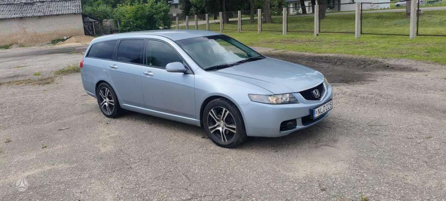 Blue Honda Accord 2004 in Moletai, with an engine capacity of 2.20 L and mileage of 400 thousand km for 900 €, photo 3 on AUTOMOTO.COM.LV