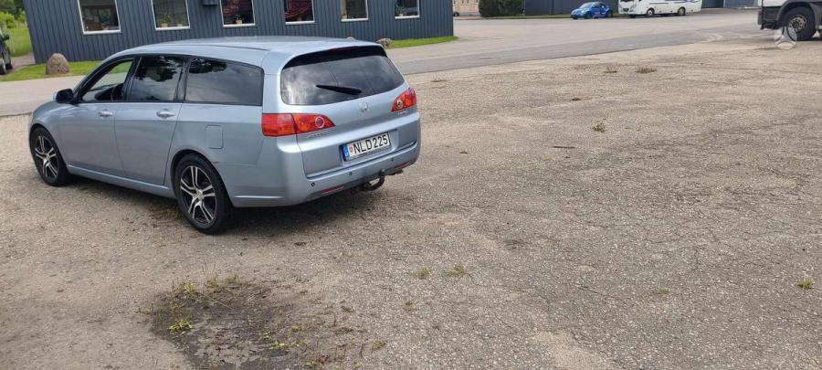 Blue Honda Accord 2004 in Moletai, with an engine capacity of 2.20 L and mileage of 400 thousand km for 900 €, photo 5 on AUTOMOTO.COM.LV