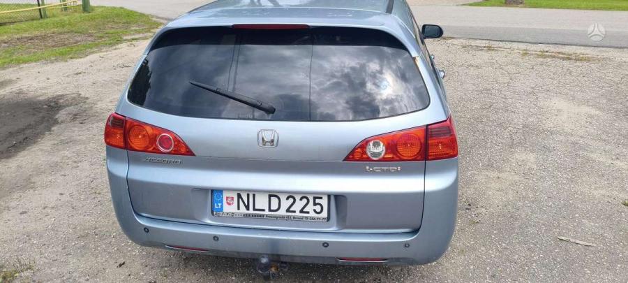 Blue Honda Accord 2004 in Moletai, with an engine capacity of 2.20 L and mileage of 400 thousand km for 900 €, photo 6 on AUTOMOTO.COM.LV