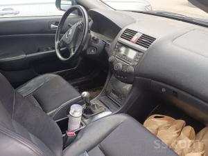 Blue Honda Accord 2005 in Riga, with an engine capacity of 2.20 L and mileage of 320 thousand km for 1000 €, photo 5 on AUTOMOTO.COM.LV