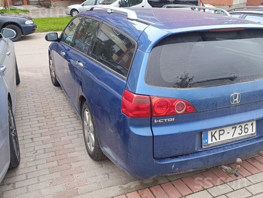 Blue Honda Accord 2005 in Riga, with an engine capacity of 2.20 L and mileage of 320 thousand km for 1000 €, photo 7 on AUTOMOTO.COM.LV