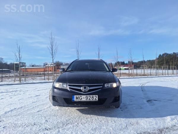 Blue Honda Accord 2006 in Valmiera, with an engine capacity of 2.20 L and mileage of 0 thousand km for 1700 €, photo 7 on AUTOMOTO.COM.LV