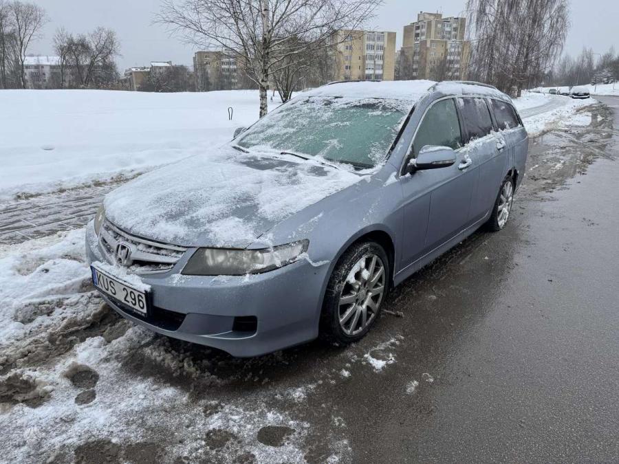 Blue Honda Accord 2006 in Vilnius, with an engine capacity of 2.20 L and mileage of 250 thousand km for 650 €, photo 1 on AUTOMOTO.COM.LV