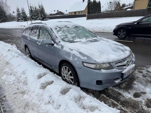 Zils Honda Accord 2006 Viļņa, ar dzinēja tilpumu 2.20 L un nobraukumu 250 tūkst. km par 650 €, foto 2 vietnē AUTOMOTO.COM.LV