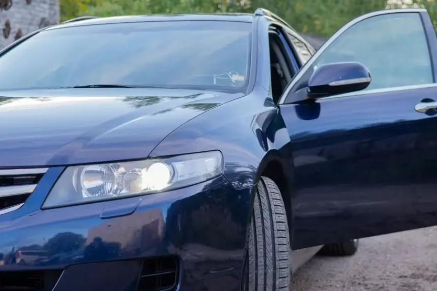 Blue Honda Accord 2006 in Grobiņa, with an engine capacity of 2.20 L and mileage of 230 thousand km for 3000 €, photo 6 on AUTOMOTO.COM.LV