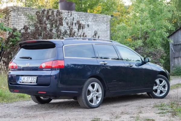 Blue Honda Accord 2006 in Grobiņa, with an engine capacity of 2.20 L and mileage of 230 thousand km for 3000 €, photo 7 on AUTOMOTO.COM.LV