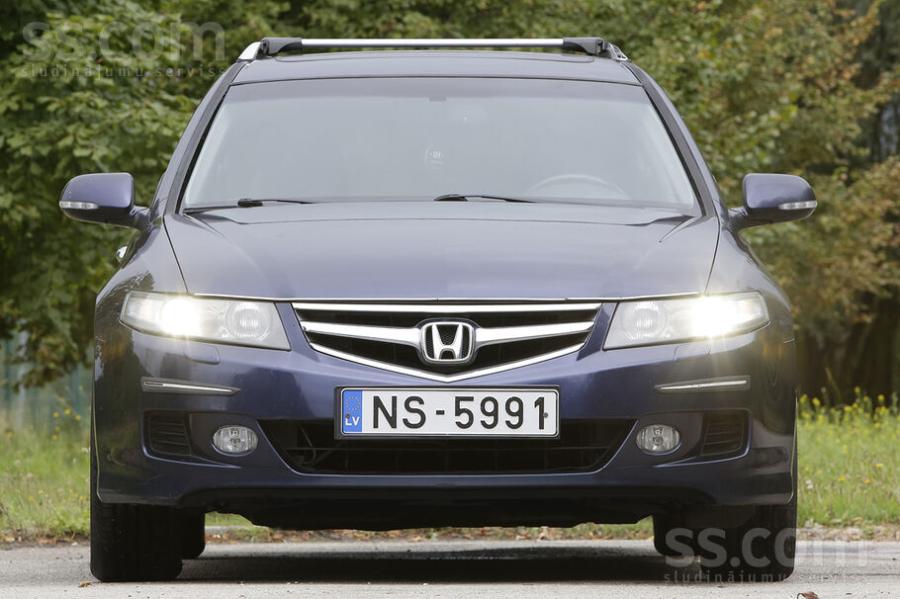 Blue Honda Accord 2006 in Riga, with an engine capacity of 2.00 L and mileage of 302 thousand km for 900 €, photo 4 on AUTOMOTO.COM.LV