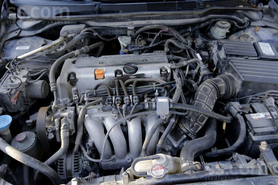 Blue Honda Accord 2006 in Riga, with an engine capacity of 2.00 L and mileage of 302 thousand km for 900 €, photo 26 on AUTOMOTO.COM.LV