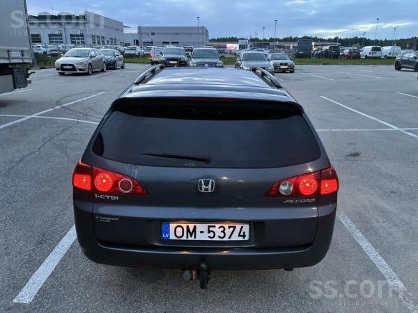 Blue Honda Accord 2007 in Riga, with an engine capacity of 2.20 L and mileage of 438 thousand km for 1750 €, photo 5 on AUTOMOTO.COM.LV