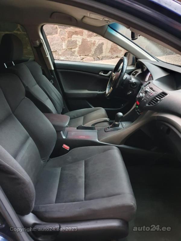 Zils Honda Accord 2008 Viljandi, ar dzinēja tilpumu 2.00 L un nobraukumu 327 tūkst. km par 3500 €, foto 11 vietnē AUTOMOTO.COM.LV