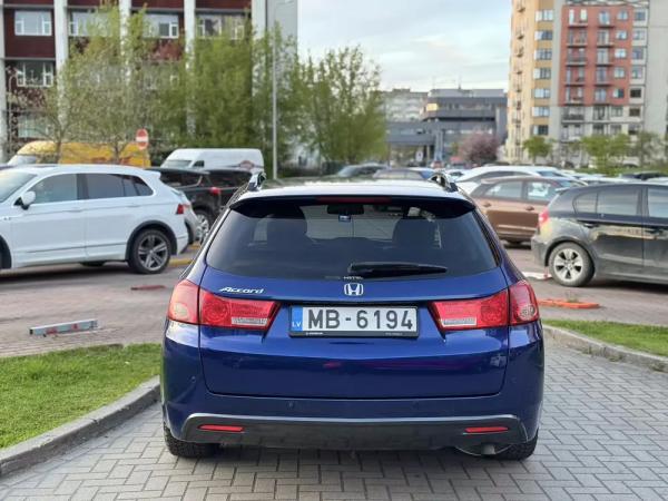 Blue Honda Accord 2008 in Riga, with an engine capacity of 2.20 L and mileage of 319 thousand km for 3290 €, photo 4 on AUTOMOTO.COM.LV