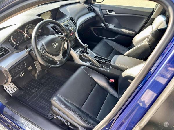 Blue Honda Accord 2008 in Trakai, with an engine capacity of 2.20 L and mileage of 331 thousand km for 3300 €, photo 6 on AUTOMOTO.COM.LV