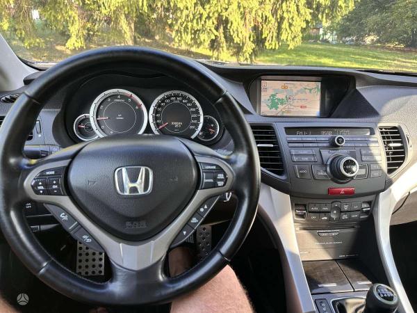 Blue Honda Accord 2008 in Trakai, with an engine capacity of 2.20 L and mileage of 331 thousand km for 3300 €, photo 8 on AUTOMOTO.COM.LV