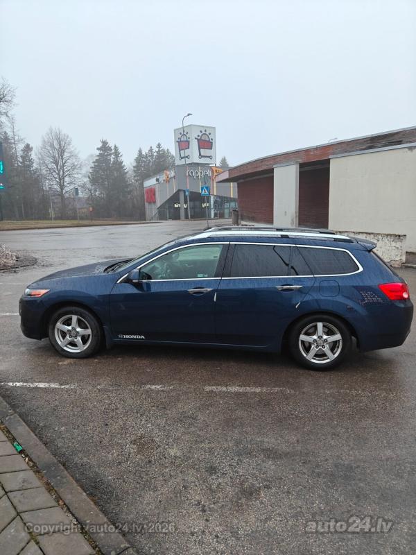 Zils Honda Accord 2009 Rapla, ar dzinēja tilpumu 2.20 L un nobraukumu 288 tūkst. km par 3400 €, foto 3 vietnē AUTOMOTO.COM.LV