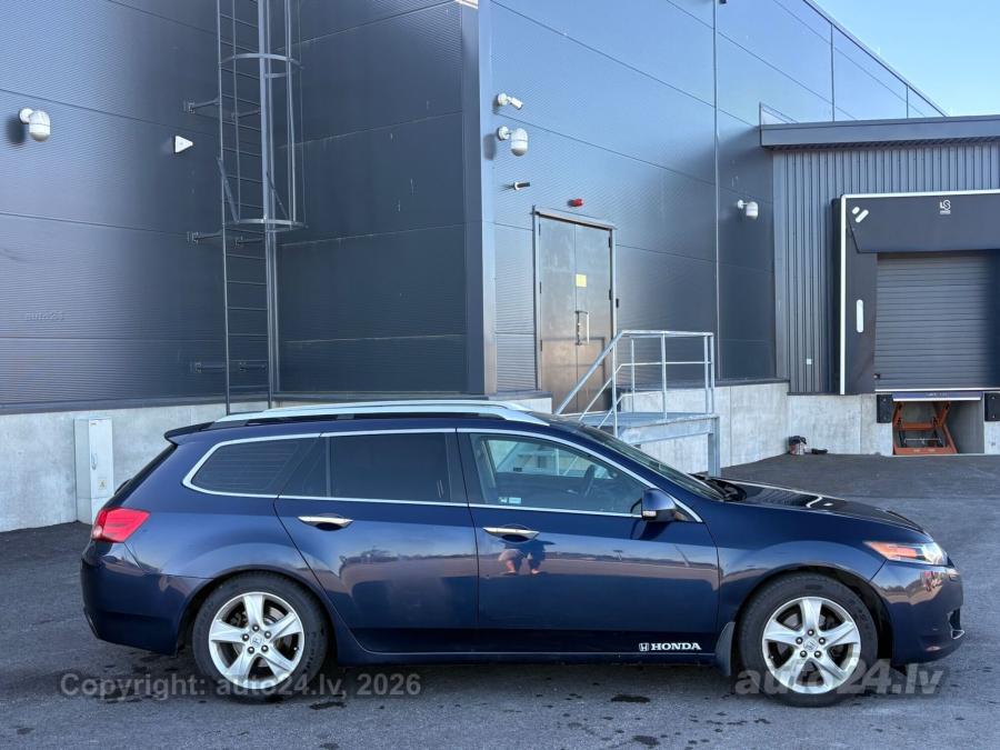 Blue Honda Accord 2009 in Rapla, with an engine capacity of 2.20 L and mileage of 289 thousand km for 3000 €, photo 3 on AUTOMOTO.COM.LV