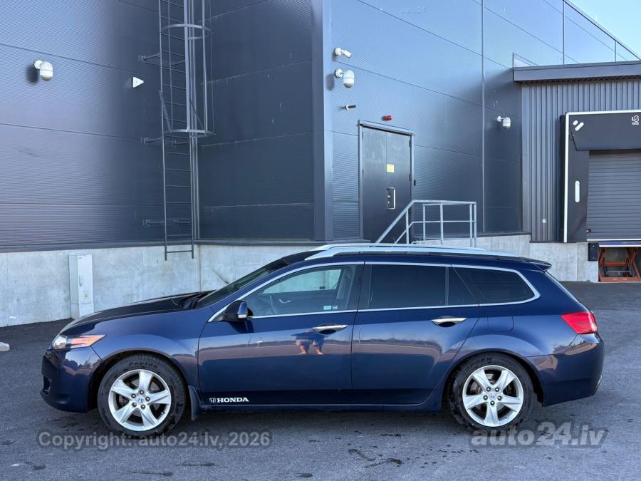 Blue Honda Accord 2009 in Rapla, with an engine capacity of 2.20 L and mileage of 289 thousand km for 3000 €, photo 6 on AUTOMOTO.COM.LV