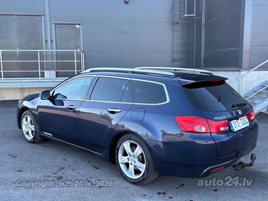 Blue Honda Accord 2009 in Rapla, with an engine capacity of 2.20 L and mileage of 289 thousand km for 3000 €, photo 7 on AUTOMOTO.COM.LV