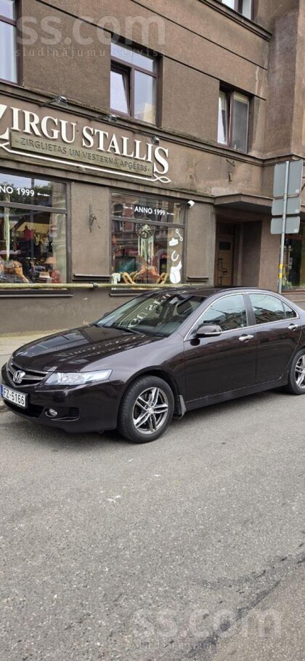 Brown Honda Accord 2006 in Riga, with an engine capacity of 2.00 L and mileage of 186 thousand km for 3650 €, photo 4 on AUTOMOTO.COM.LV