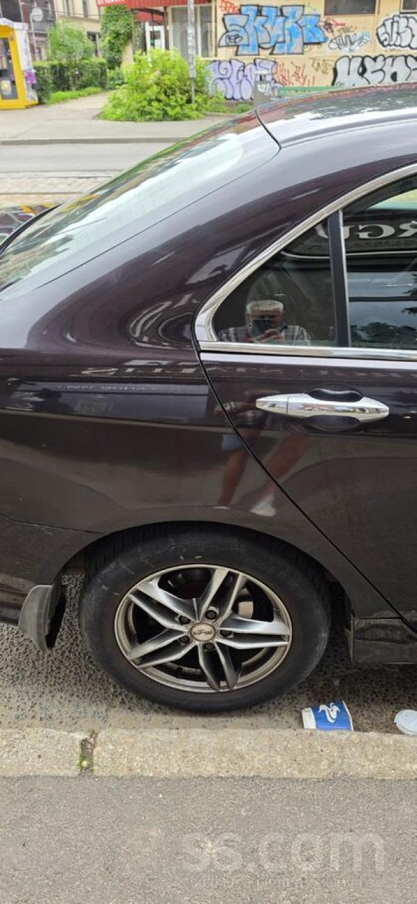 Brown Honda Accord 2006 in Riga, with an engine capacity of 2.00 L and mileage of 186 thousand km for 3650 €, photo 7 on AUTOMOTO.COM.LV