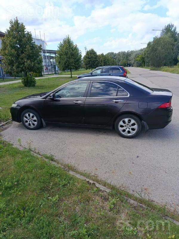 Brūns Honda Accord 2007 Rīga, ar dzinēja tilpumu 2.00 L un nobraukumu 273 tūkst. km par 2400 €, foto 1 vietnē AUTOMOTO.COM.LV