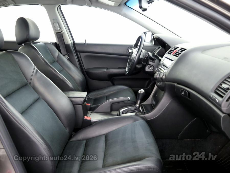 Brown Honda Accord 2007 in Tallinn, with an engine capacity of 2.00 L and mileage of 110 thousand km for 3499 €, photo 7 on AUTOMOTO.COM.LV