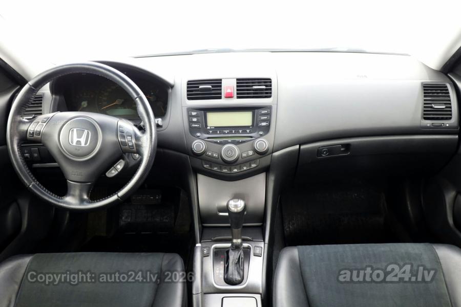 Brown Honda Accord 2007 in Tallinn, with an engine capacity of 2.00 L and mileage of 110 thousand km for 3499 €, photo 6 on AUTOMOTO.COM.LV