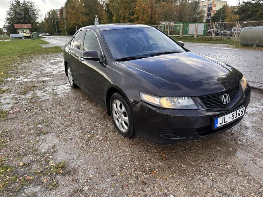 Brown Honda Accord 2007 in Liepaja, with an engine capacity of 2.00 L and mileage of 255 thousand km for 2100 €, photo 3 on AUTOMOTO.COM.LV