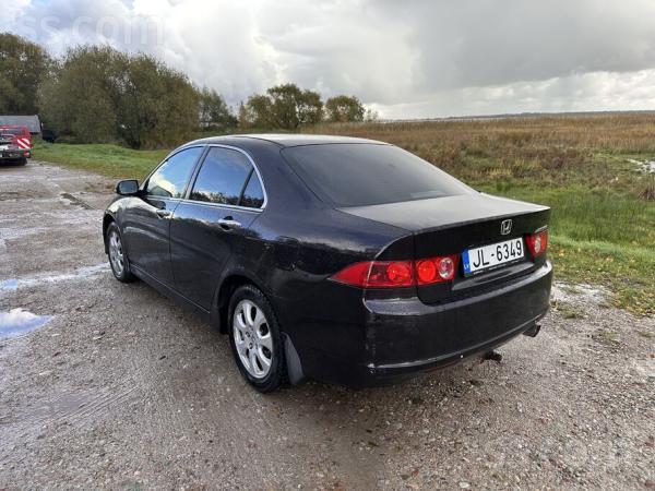 Brown Honda Accord 2007 in Liepaja, with an engine capacity of 2.00 L and mileage of 255 thousand km for 2100 €, photo 4 on AUTOMOTO.COM.LV