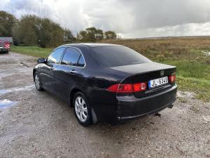 Brown Honda Accord 2007 in Liepaja, with an engine capacity of 2.00 L and mileage of 255 thousand km for 2100 €, photo 4 on AUTOMOTO.COM.LV