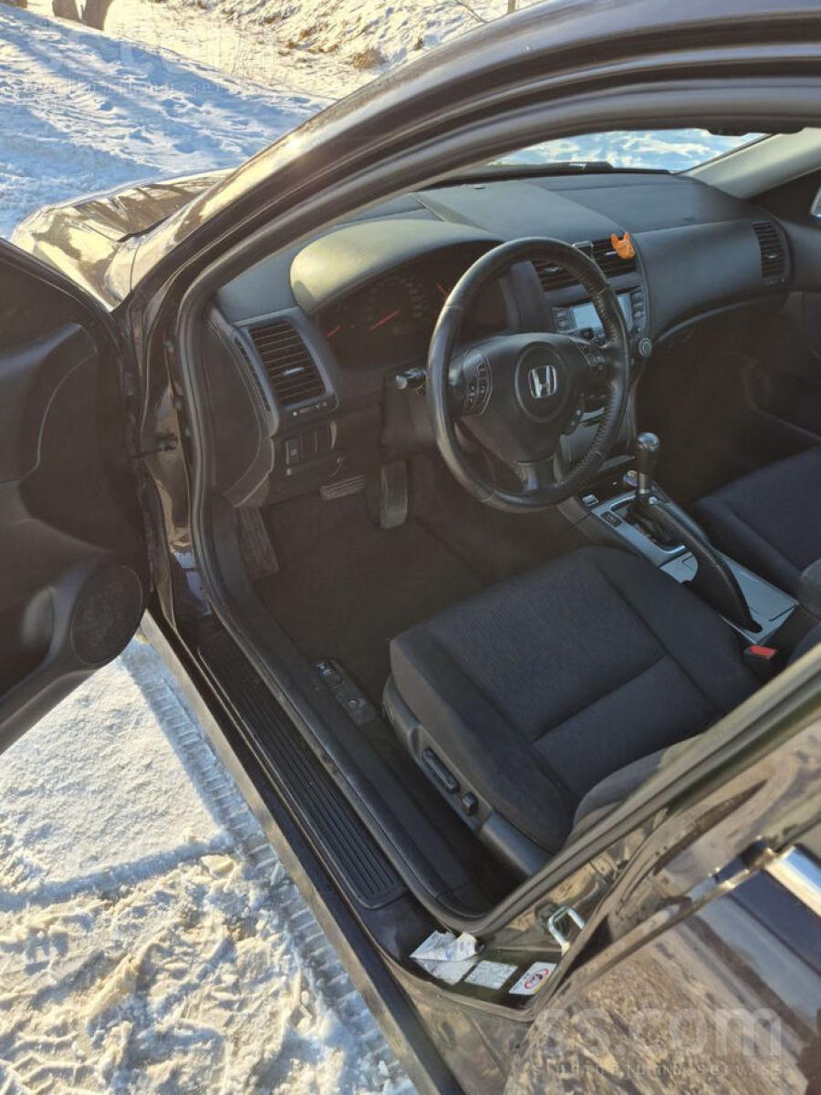 Brūns Honda Accord 2008 Rīga, ar dzinēja tilpumu 2.40 L un nobraukumu 195 tūkst. km par 3300 €, foto 3 vietnē AUTOMOTO.COM.LV