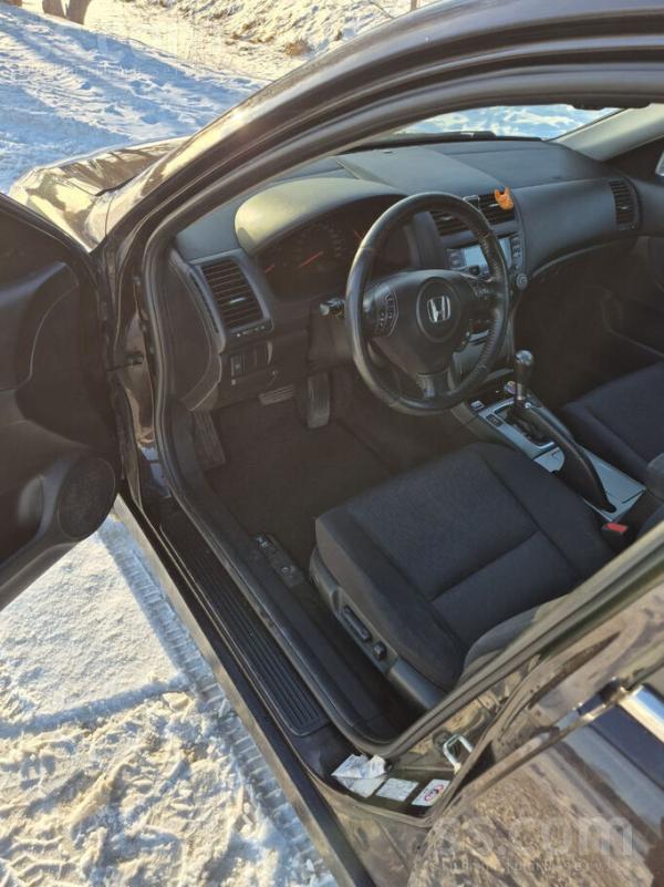 Brūns Honda Accord 2008 Rīga, ar dzinēja tilpumu 2.40 L un nobraukumu 195 tūkst. km par 2800 €, foto 2 vietnē AUTOMOTO.COM.LV