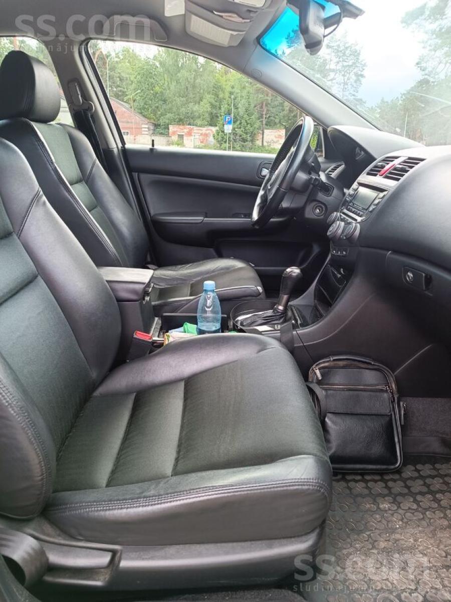 Brūns Honda Accord 2008 Rīga, ar dzinēja tilpumu 2.00 L un nobraukumu 210 tūkst. km par 2600 €, foto 4 vietnē AUTOMOTO.COM.LV