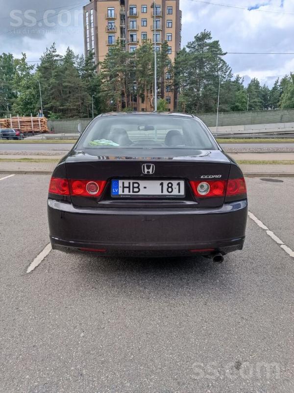 Brown Honda Accord 2008 in Riga, with an engine capacity of 2.00 L and mileage of 210 thousand km for 2600 €, photo 6 on AUTOMOTO.COM.LV